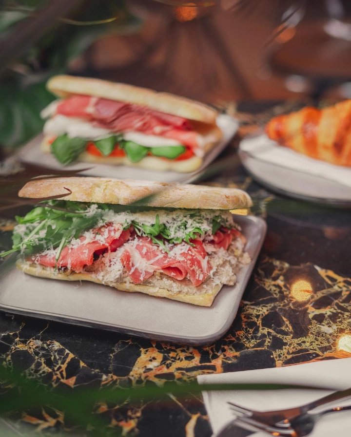 Start - KAISER Café